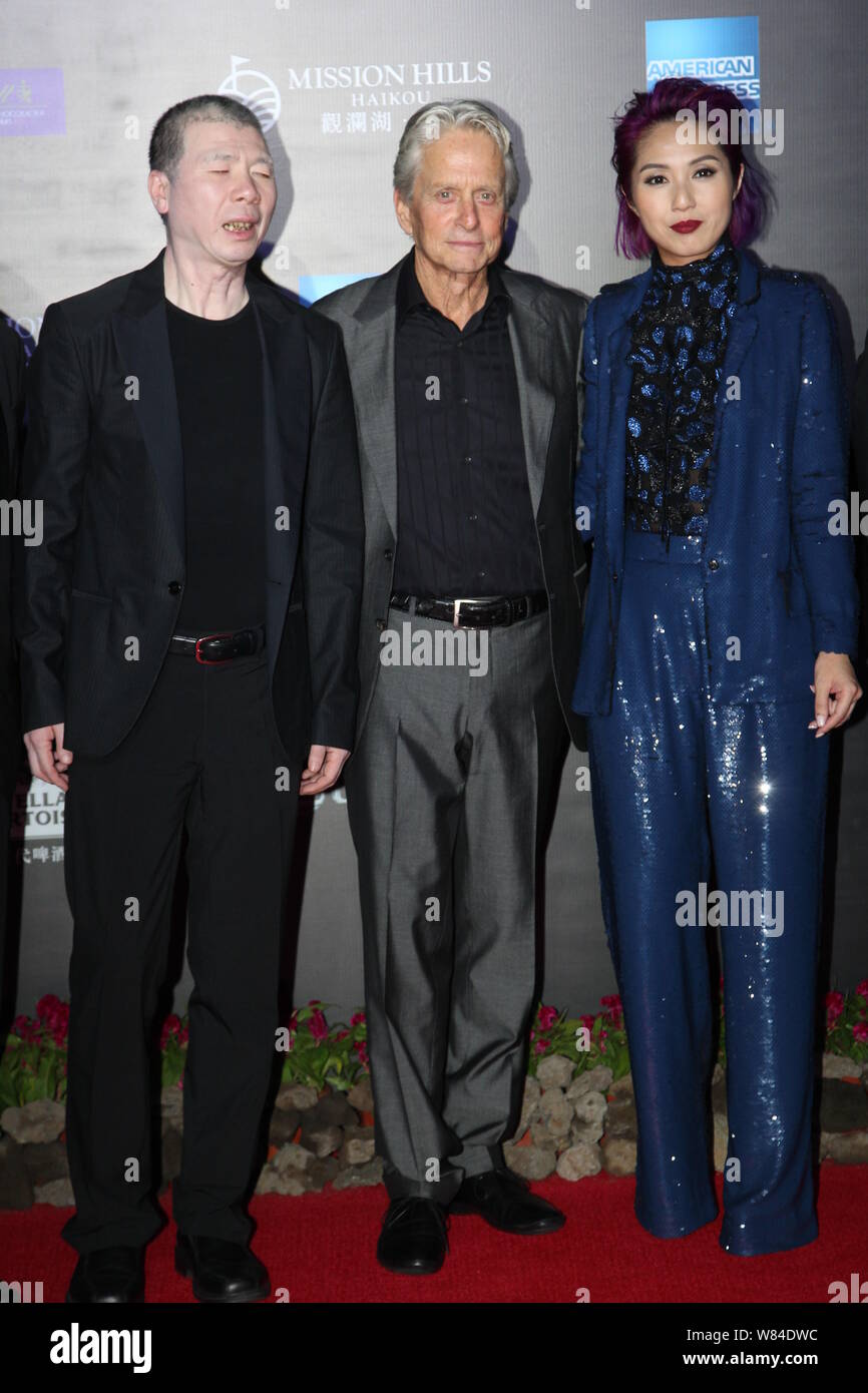 (From left) Chinese director Feng Xiaogang, American actor and producer ...