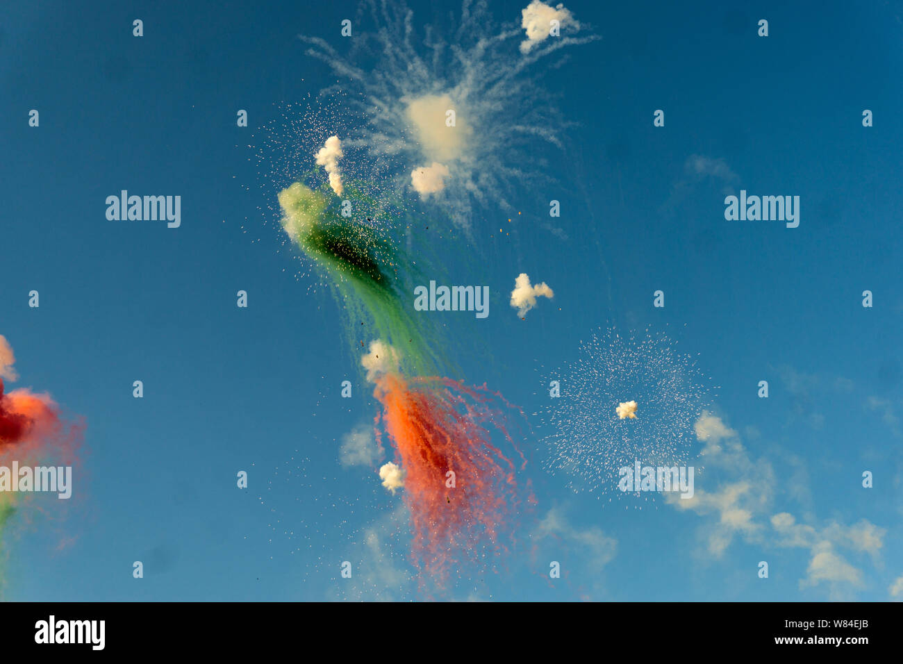 Paint Smoke Bombs at Nicholas Packard blog