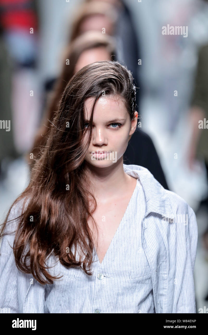 Models display new creations at the fashion show of Yaki Hidomi during ...