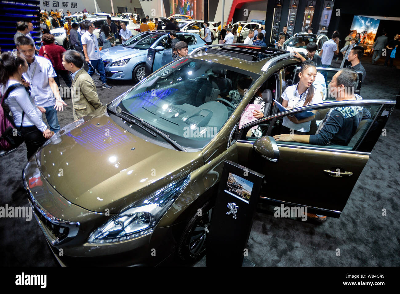 Peugeot show china 2016 hi-res stock photography and images - Alamy