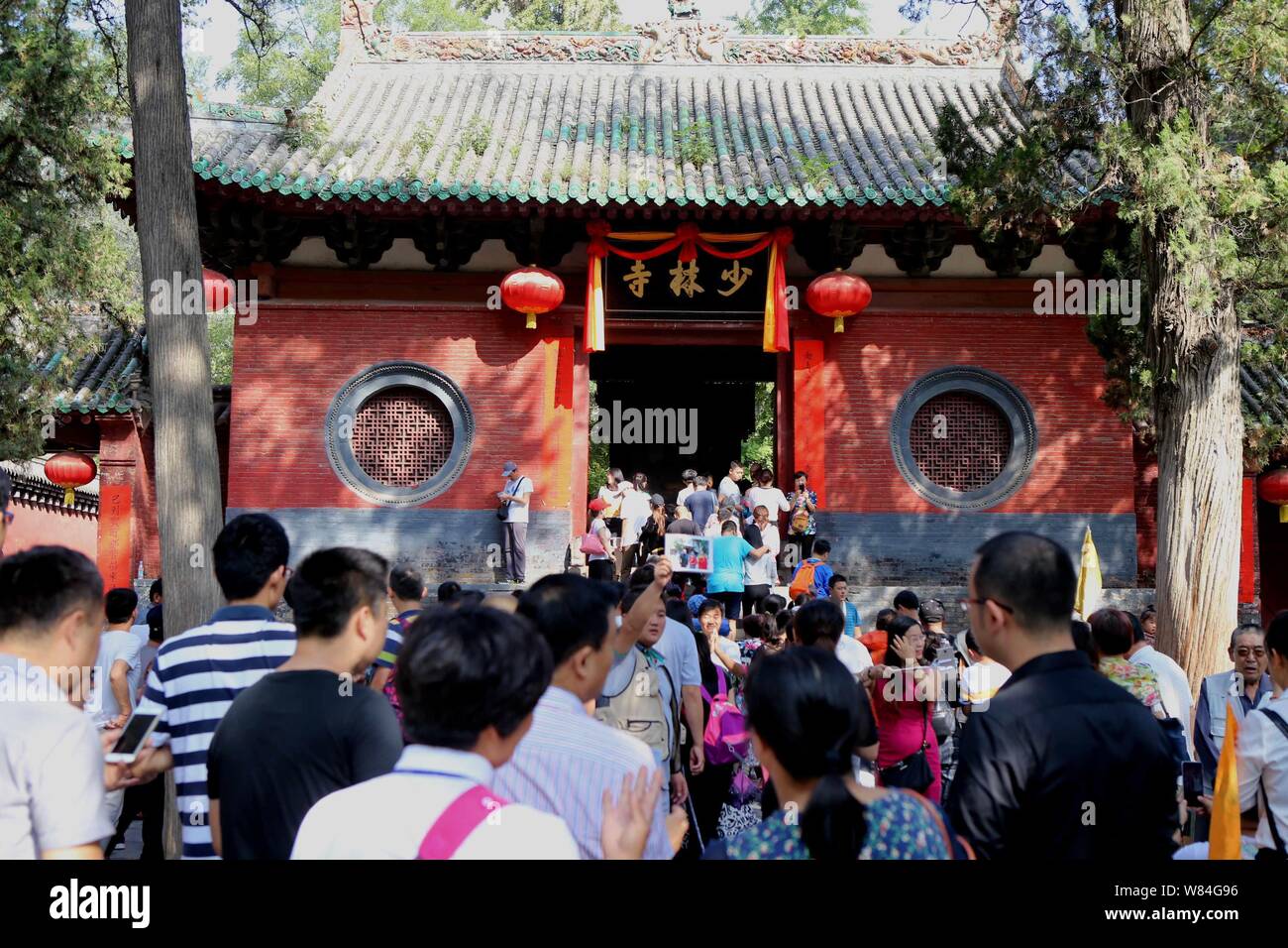 Tourists crowd the Shaolin Temple on the Songshan Mountain (Mount ...
