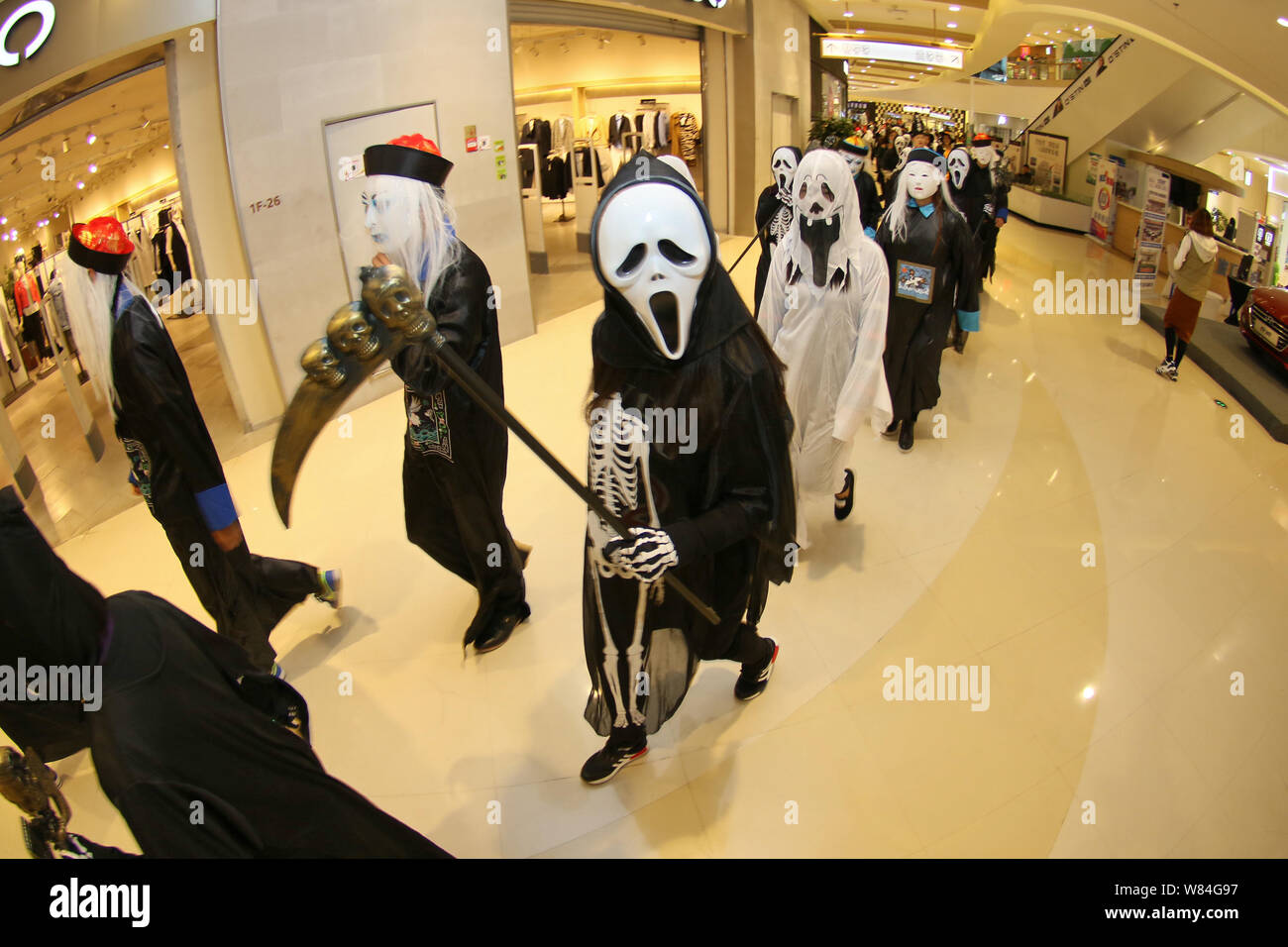 Ghost mall hi-res stock photography and images - Alamy