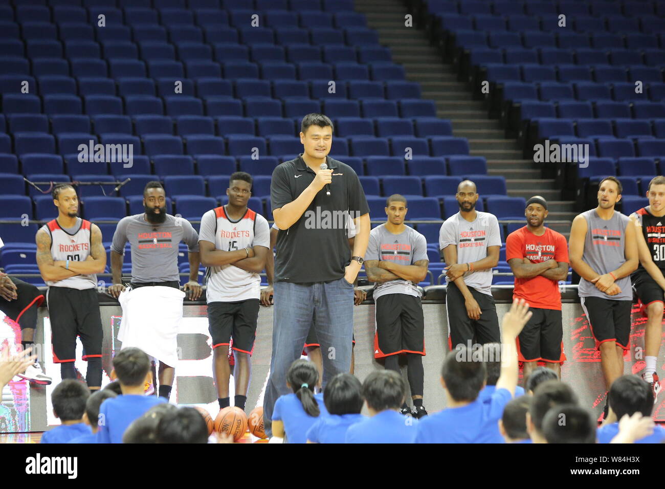 Retired Chinese basketball superstar Yao Ming, tallest, and players of ...