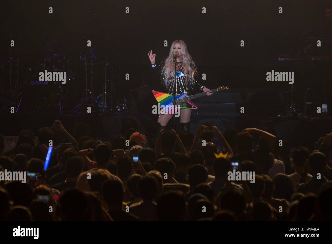 Kesha rose hi-res stock photography and images - Alamy