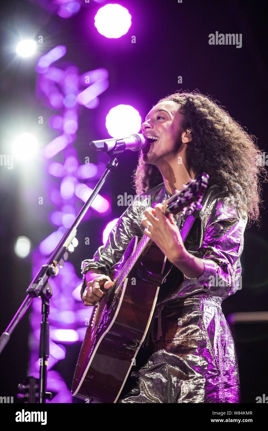 Corinne bailey rae singer hi-res stock photography and images - Alamy