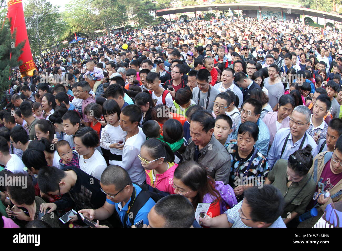 Tourists crowd the Huangcheng Xiangfu, the manor of Emperor Kangxi of ...