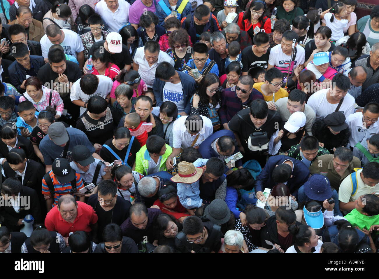 Tourists crowd the Huangcheng Xiangfu, the manor of Emperor Kangxi of ...