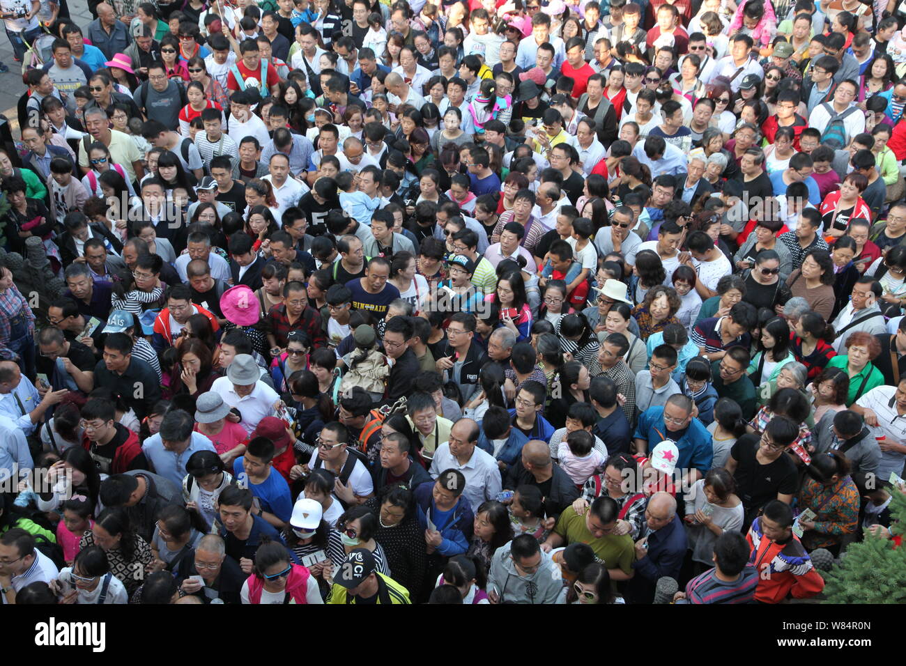 Tourists crowd the Huangcheng Xiangfu, the manor of Emperor Kangxi of ...