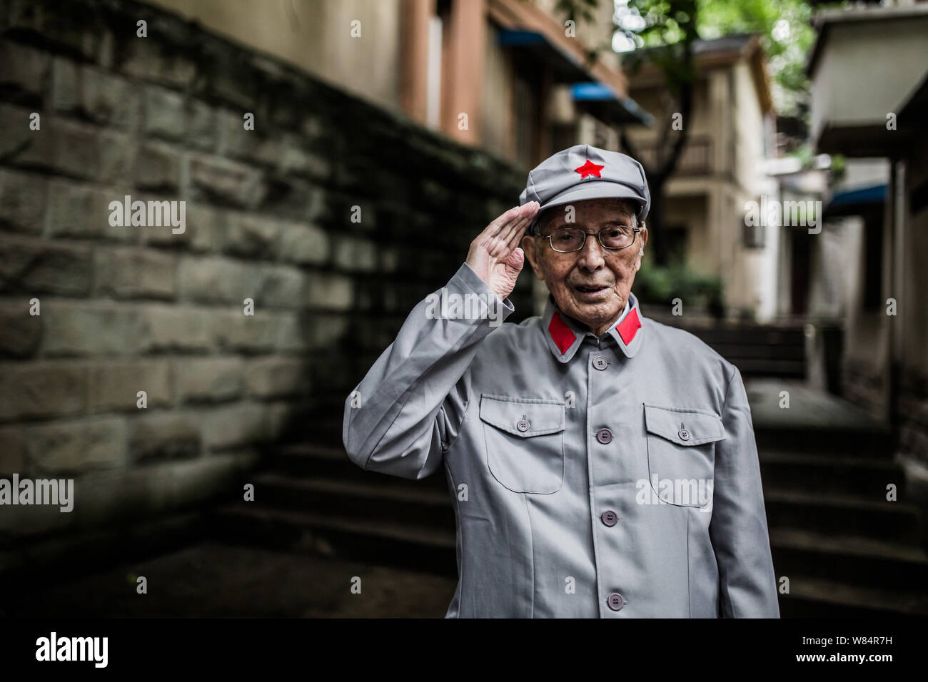 Army costume hi-res stock photography and images - Alamy