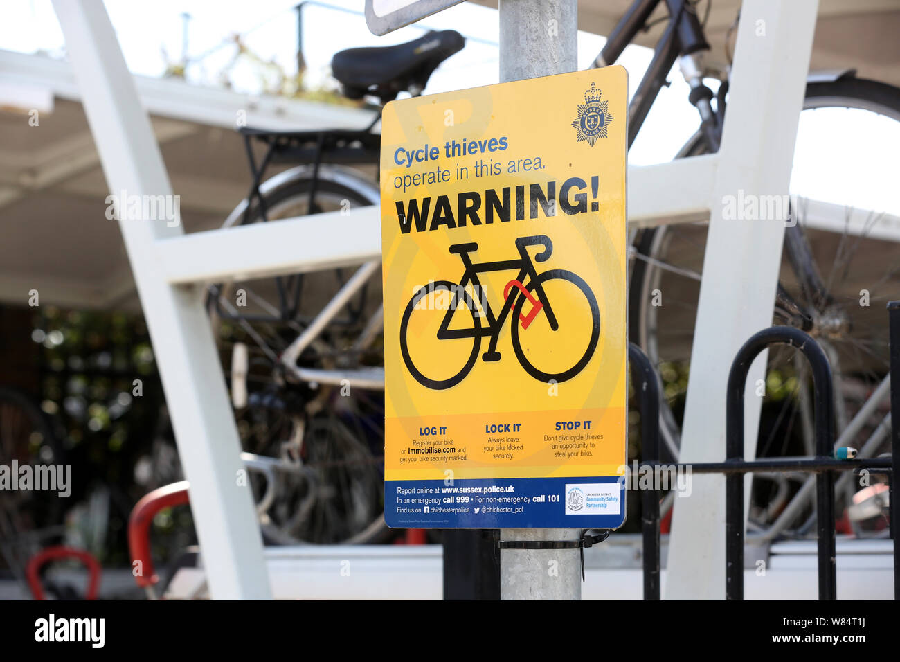 Chichester rail station hi-res stock photography and images - Alamy