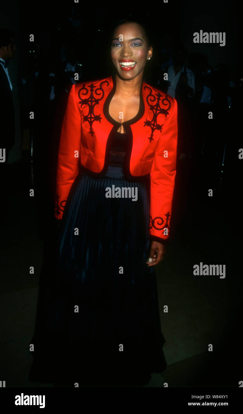 Beverly Hills, California, USA 28th October 1994 Actress Angela Bassett ...