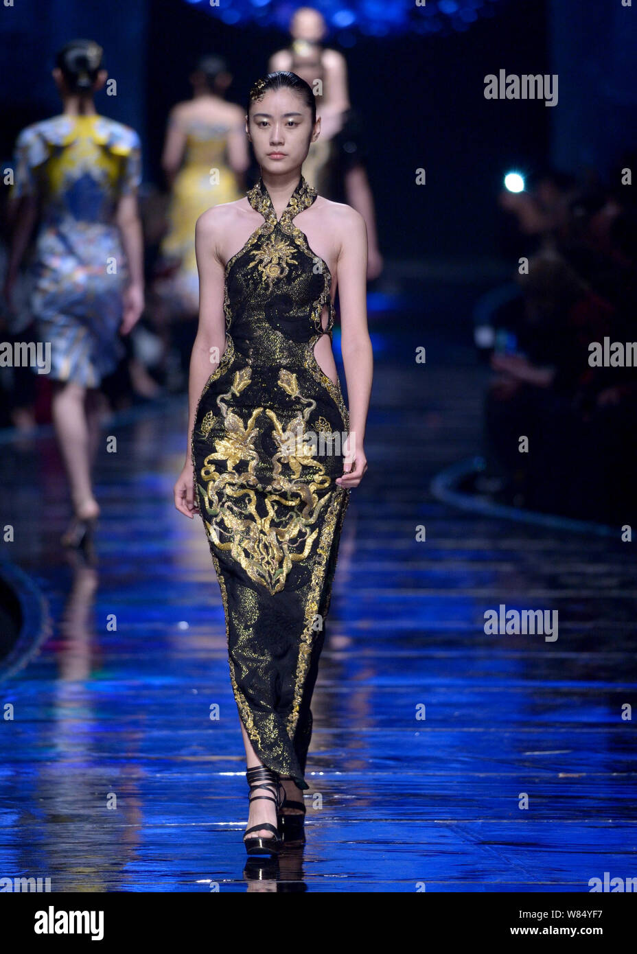 Laurence xu brocade hi-res stock photography and images - Alamy