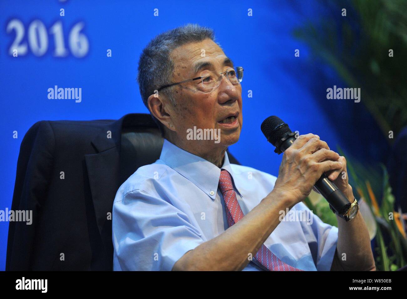 American physicist Samuel Chao Chung Ting, who received the Nobel Prize ...