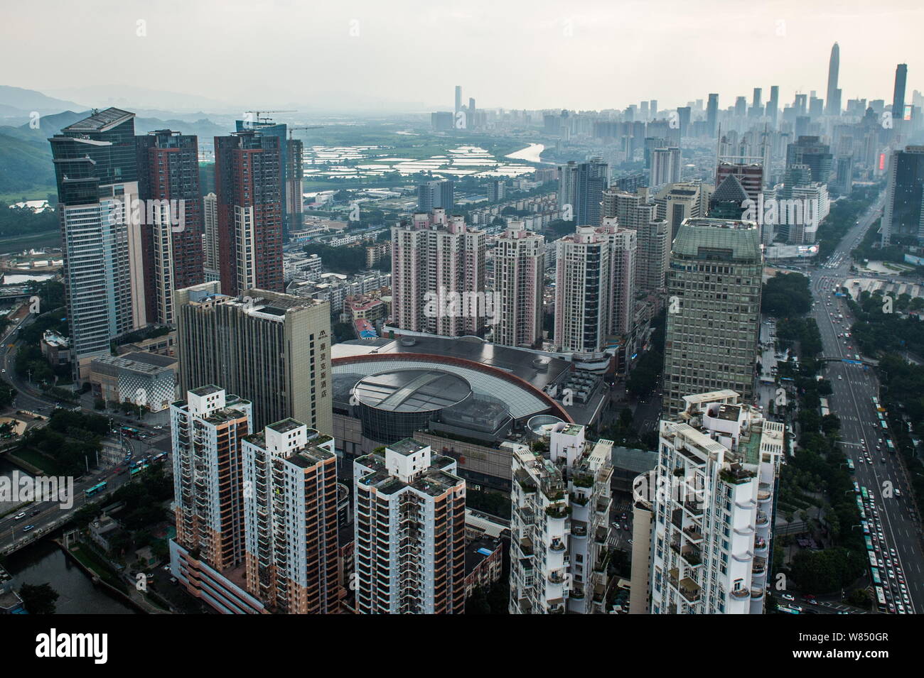 Shenzhen luohu development hi-res stock photography and images - Alamy