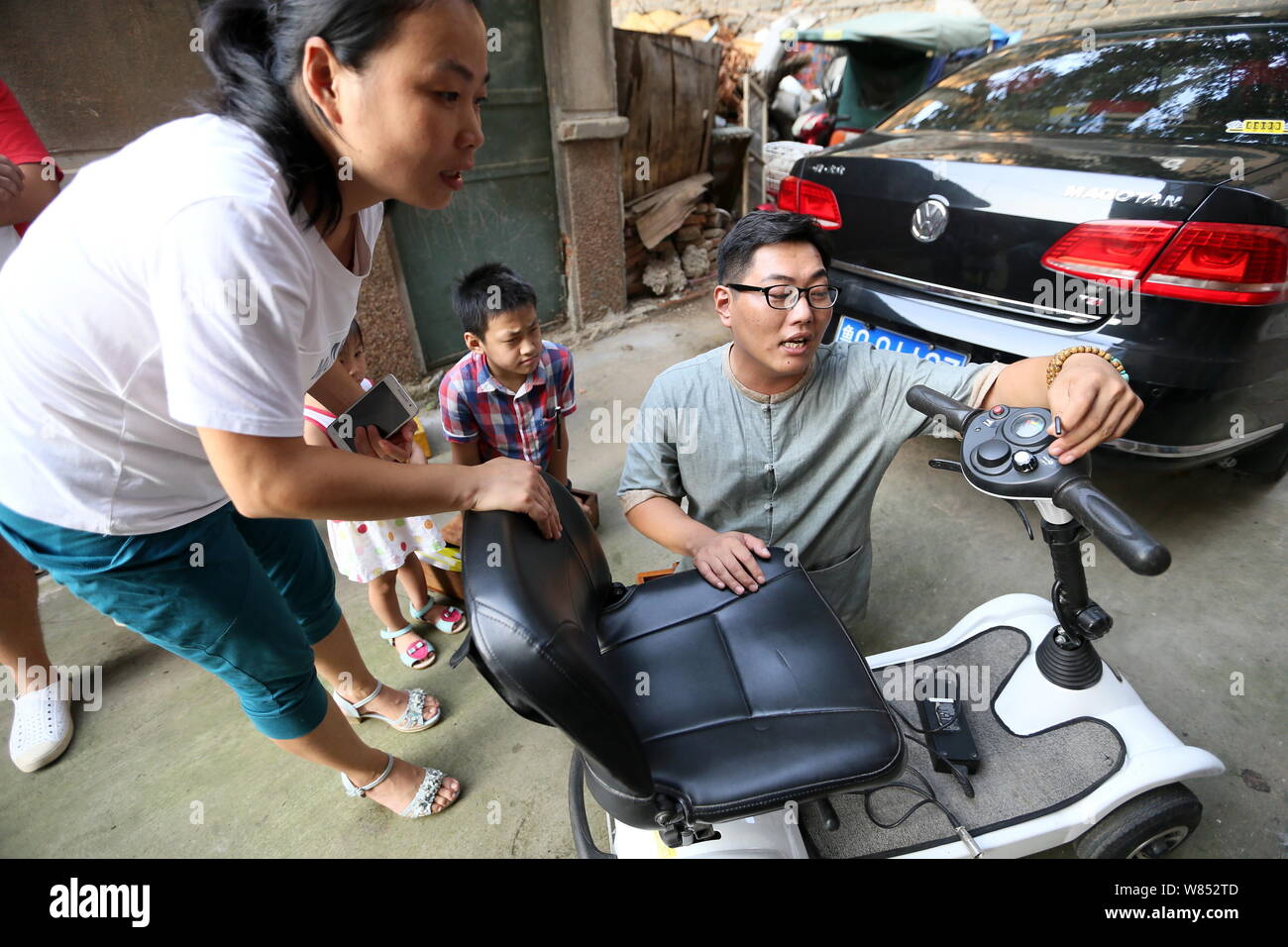Legless Man High Resolution Stock Photography and Images - Alamy