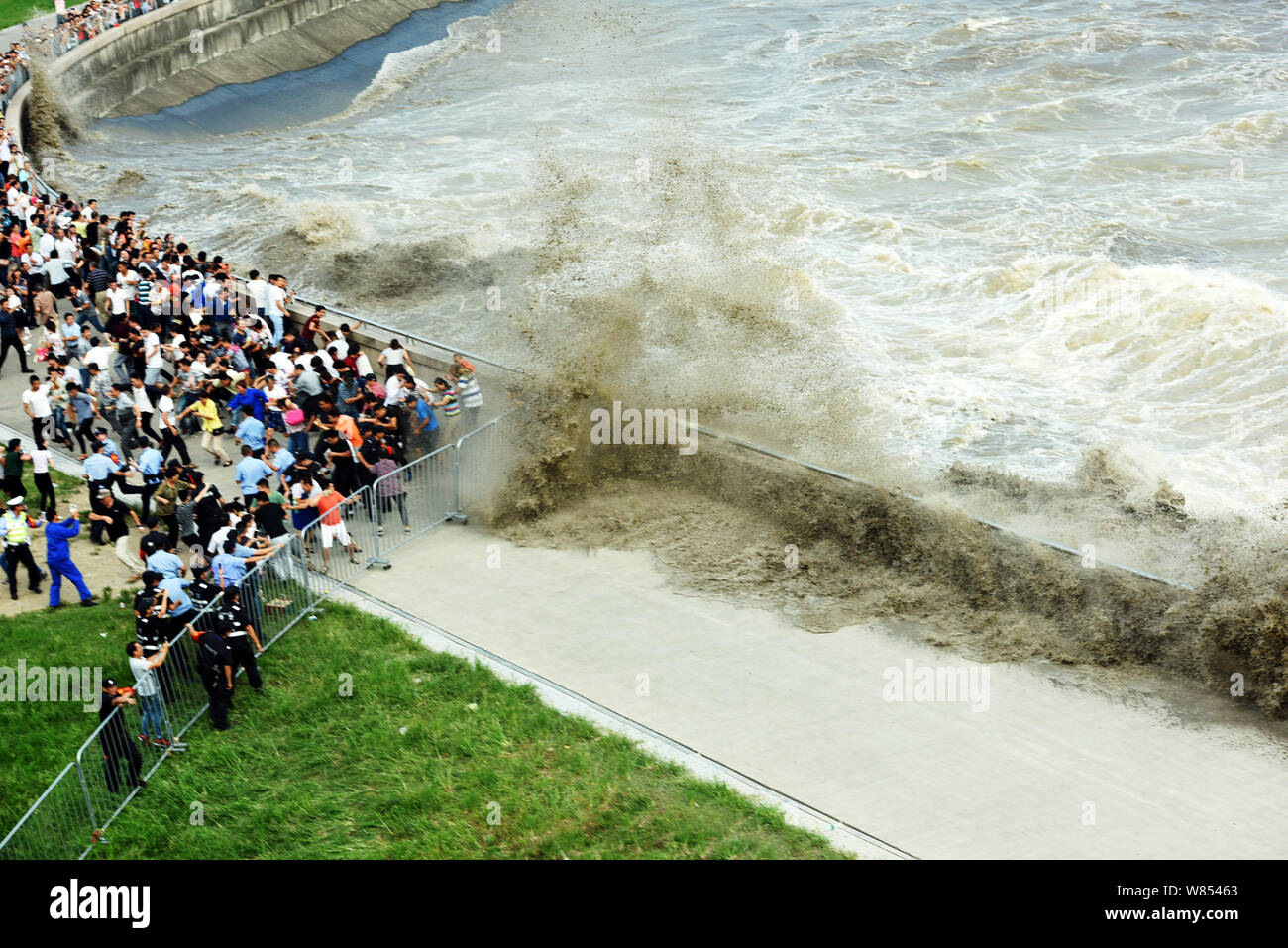 Qiantangjiang hi-res stock photography and images - Alamy