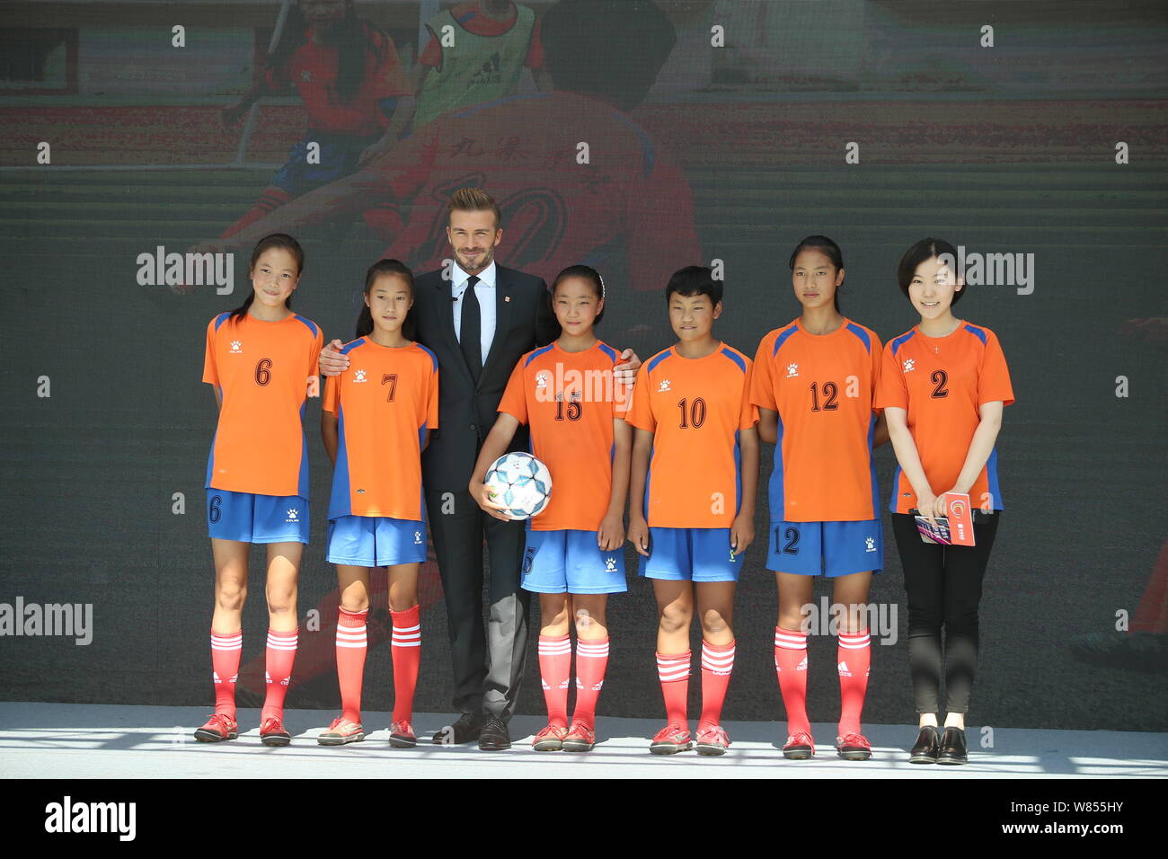 David beckham young soccer players hi-res stock photography and images ...