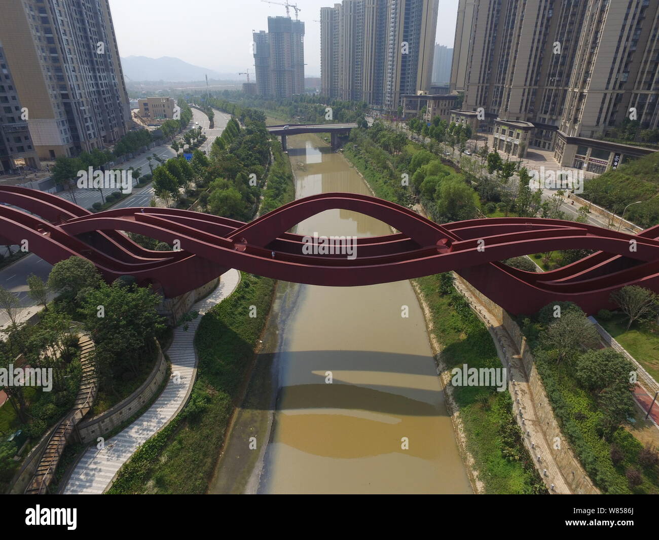 Lucky knot bridge hi-res stock photography and images - Alamy