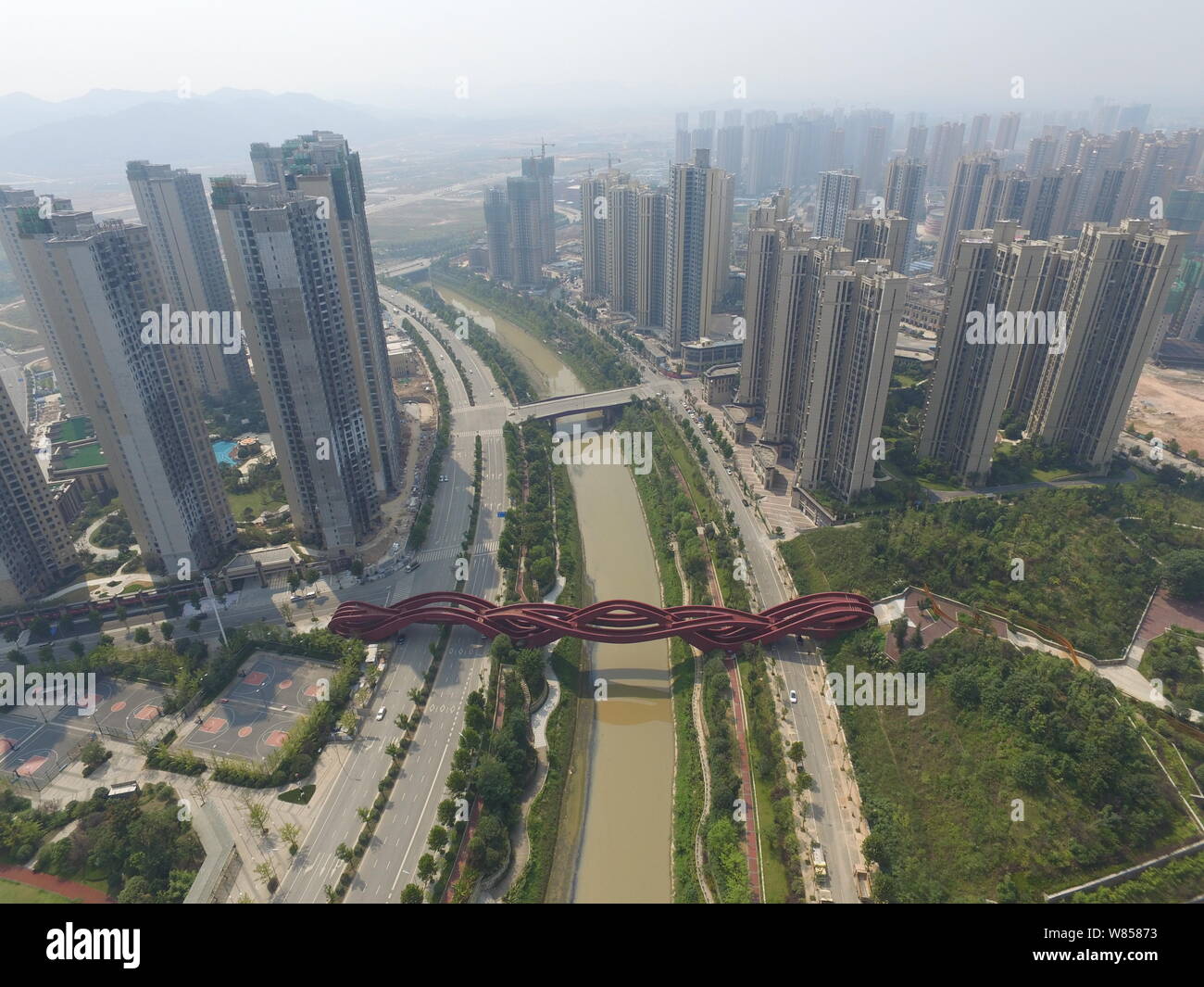 Lucky knot bridge hi-res stock photography and images - Alamy