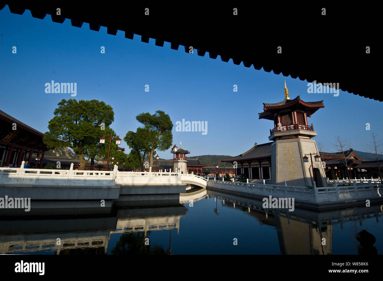Mt putuo hi-res stock photography and images - Alamy