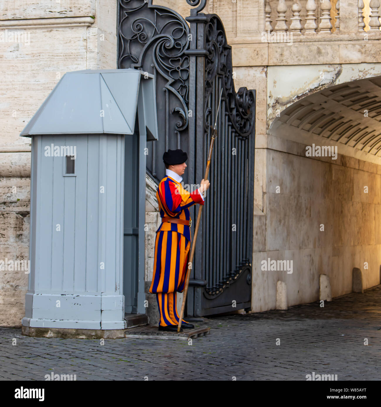 Swiss guard in traditional uniform hi-res stock photography and images ...