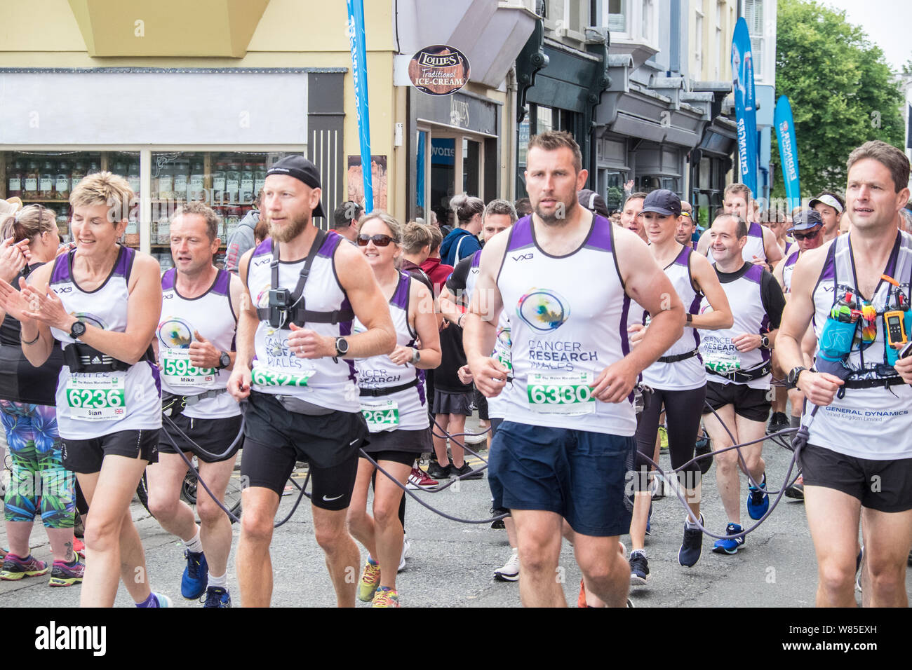 Wales marathon hi-res stock photography and images - Alamy