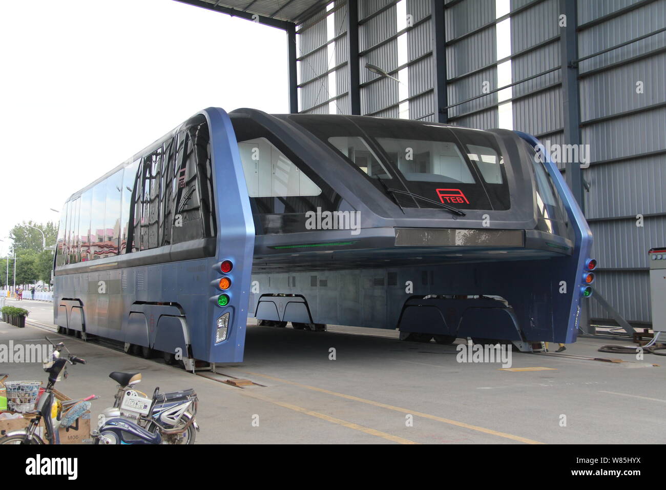 Transit elevated bus in china hi-res stock photography and images - Alamy