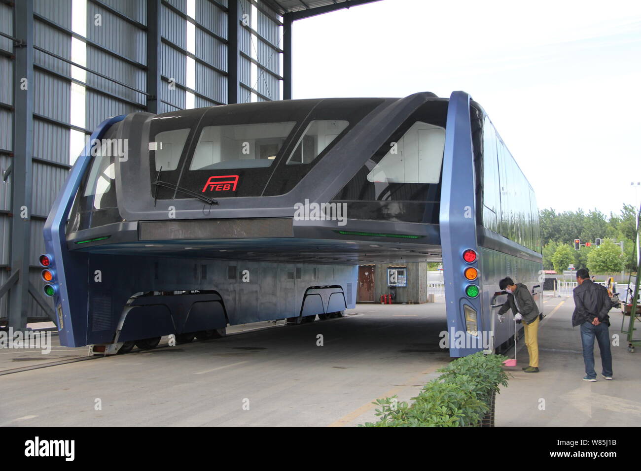 Transit elevated bus in china hi-res stock photography and images - Alamy