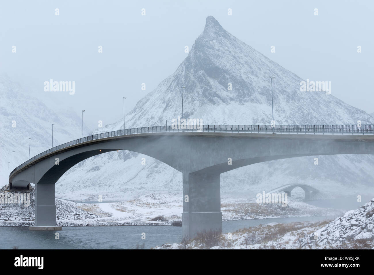 Bridge between countries hi-res stock photography and images - Alamy