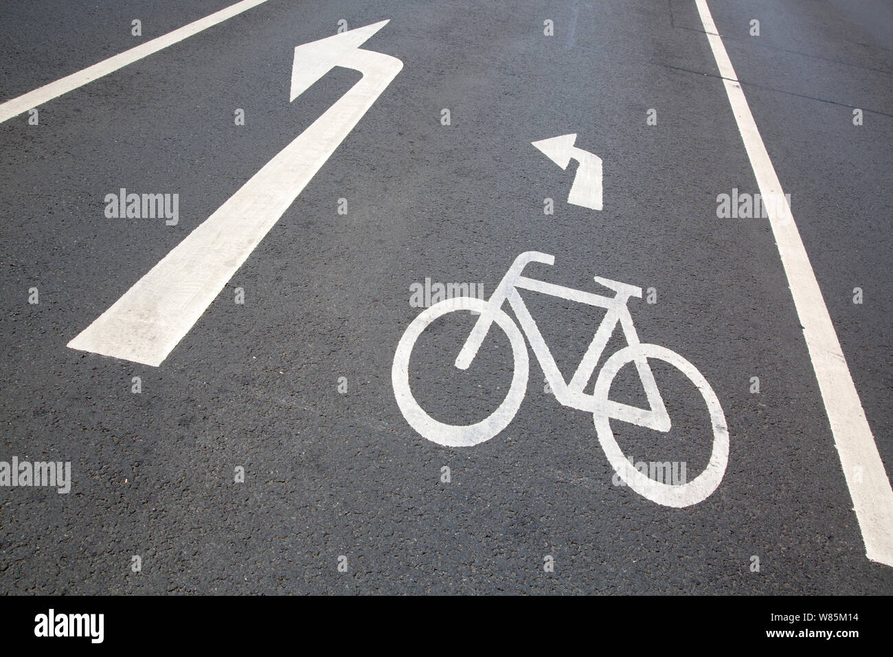 Cycle Lane and Arrow Sign; Frankfurt; Germany Stock Photo - Alamy