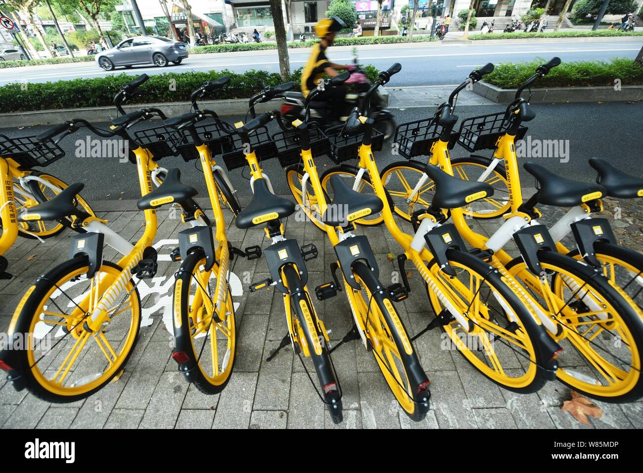 Bikesmeituan hi-res stock photography and images - Alamy