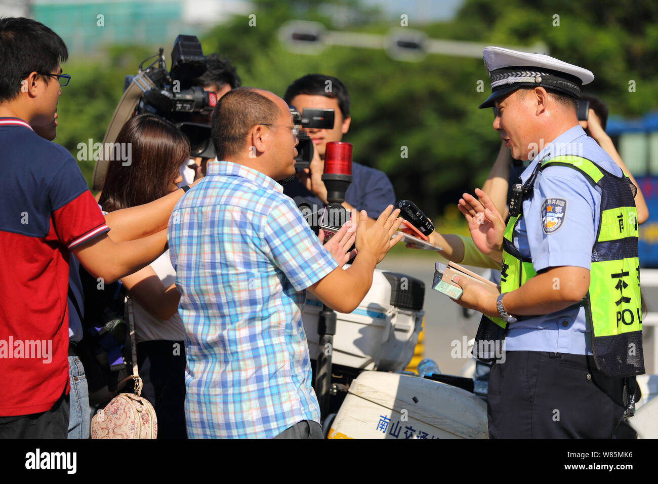 China traffic police ticket hi-res stock photography and images - Alamy
