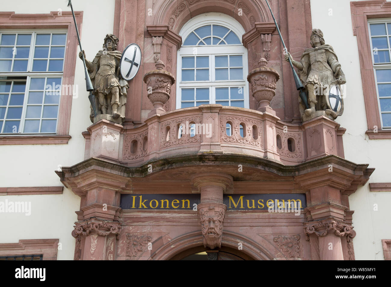 Ikonen museum hi-res stock photography and images - Alamy