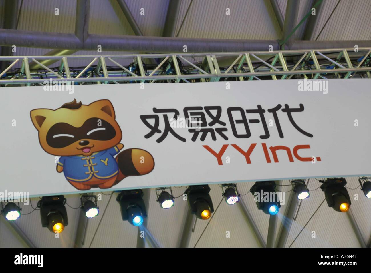 Yy inc hi-res stock photography and images - Alamy