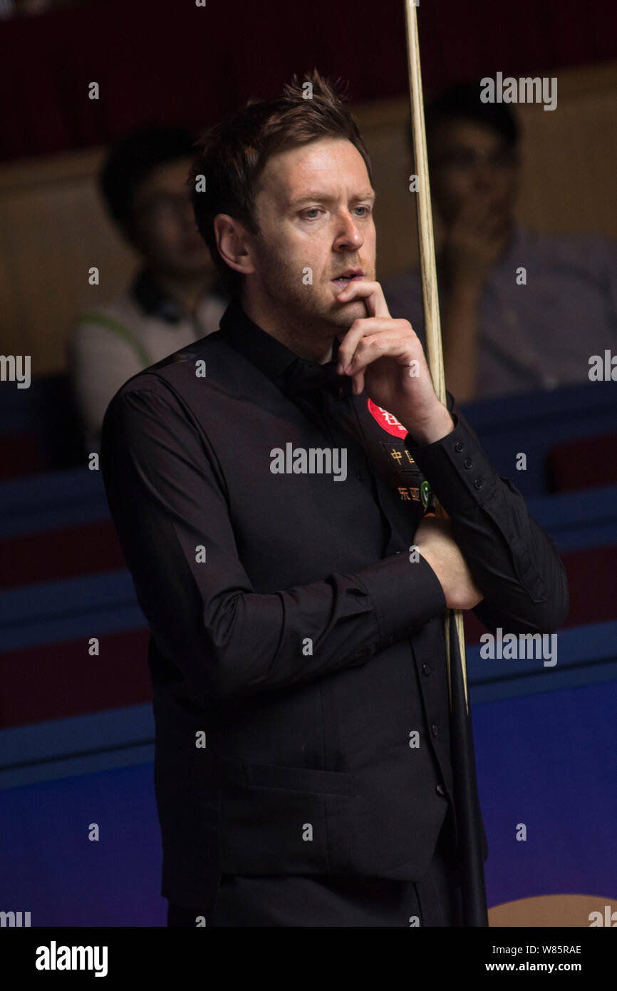 Snooker shots hi-res stock photography and images - Alamy