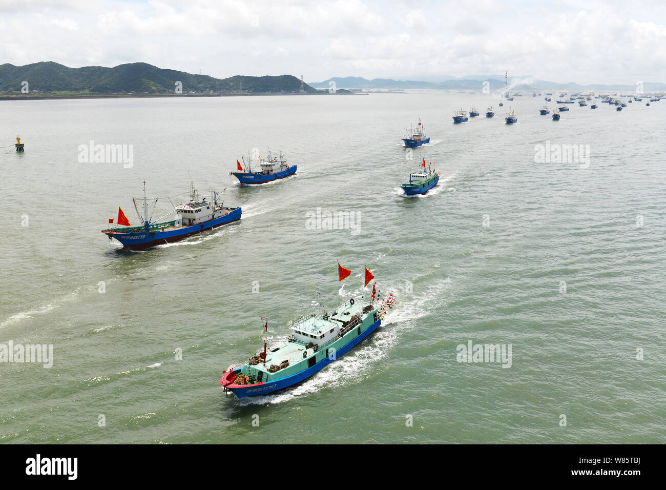 Chinese fishing fleet hi-res stock photography and images - Alamy