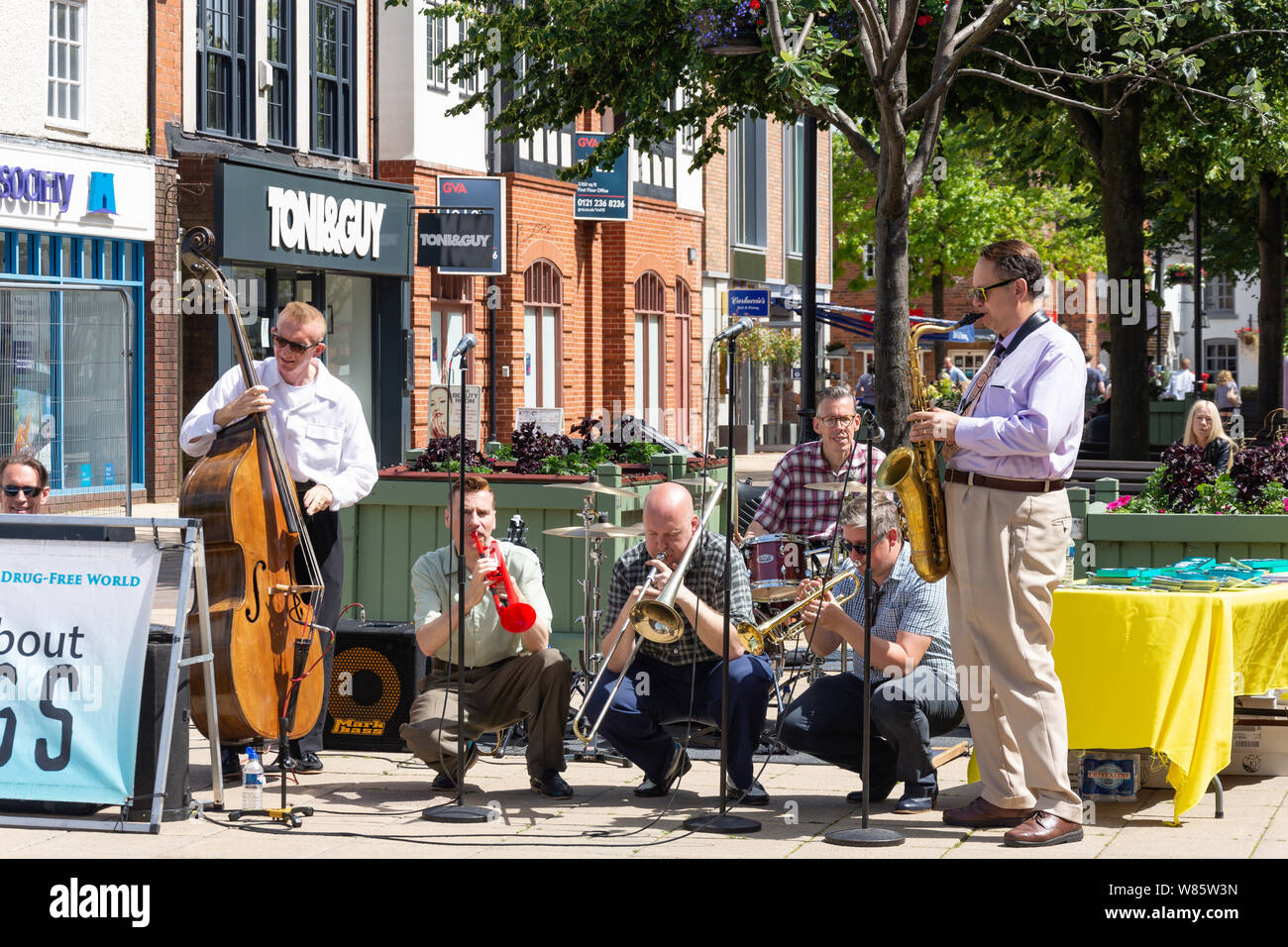 Solihull high street in west hi-res stock photography and images - Alamy