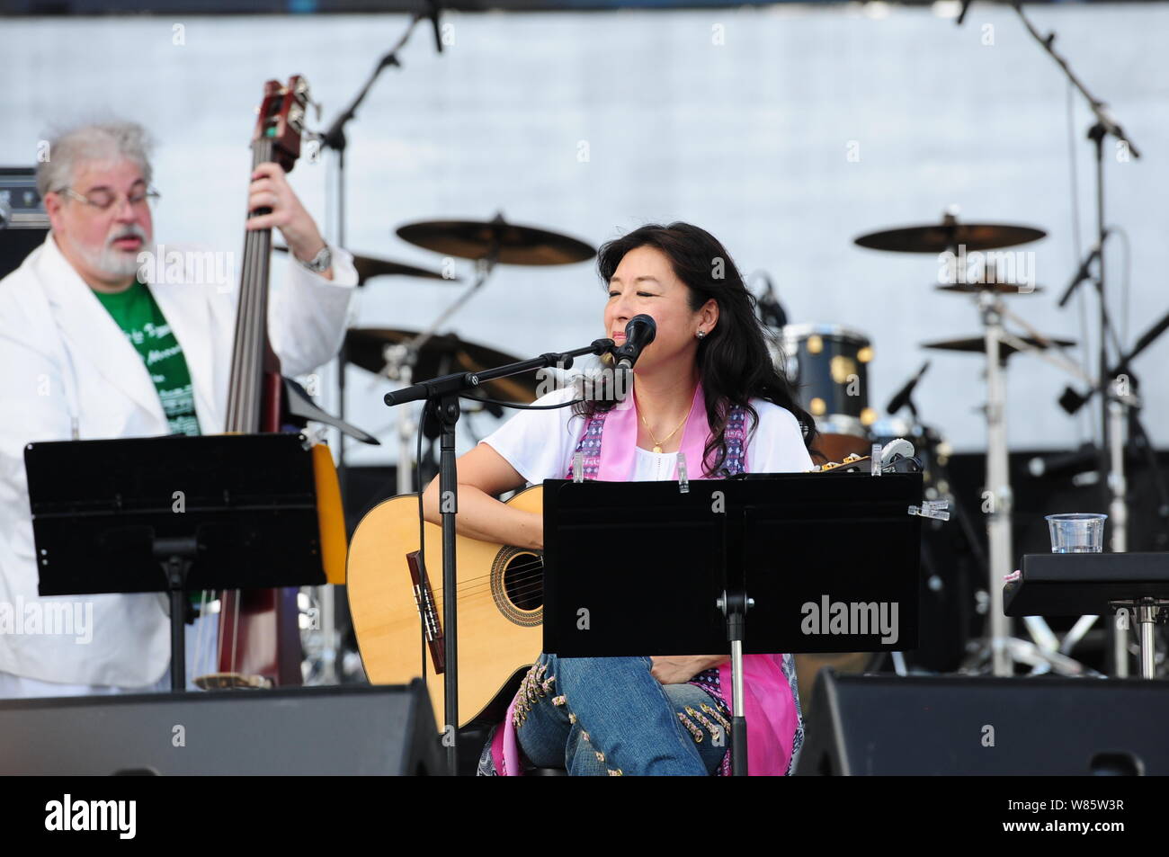 Japanese-Brazilian bossa nova singer Lisa Ono, right, performs during ...