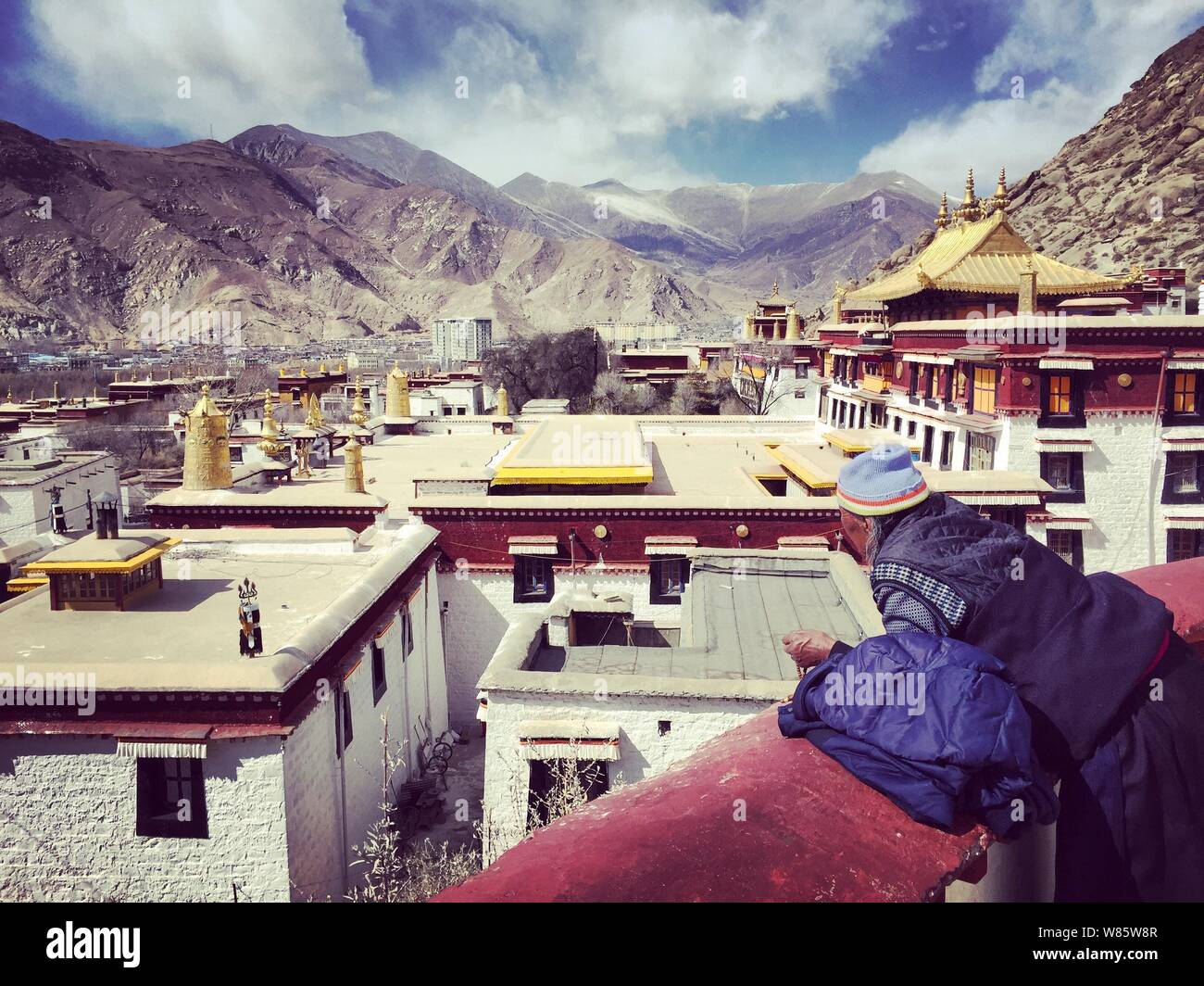 Sera temple hi-res stock photography and images - Alamy