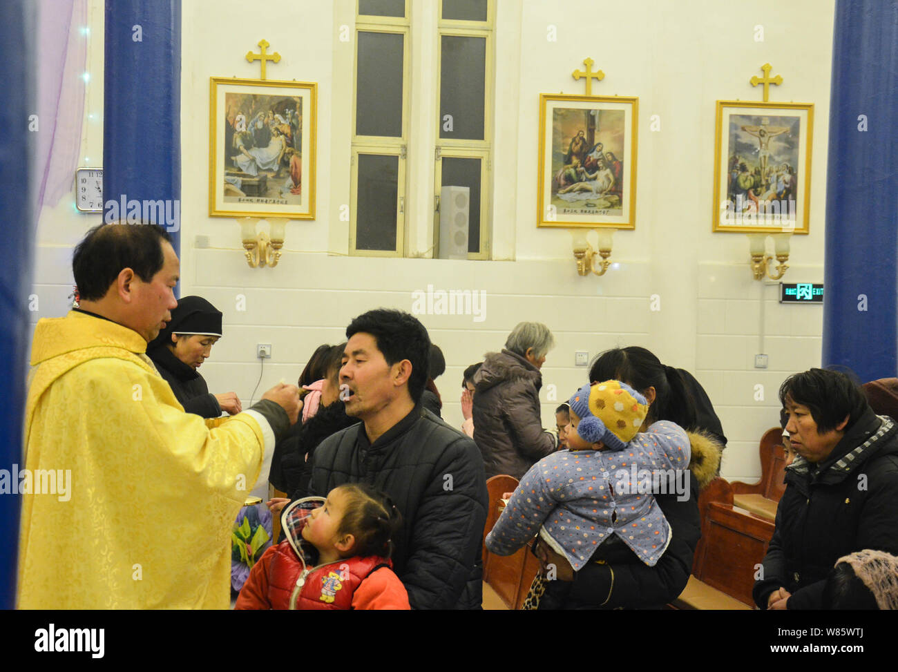 Chinese catholic church hi-res stock photography and images - Alamy