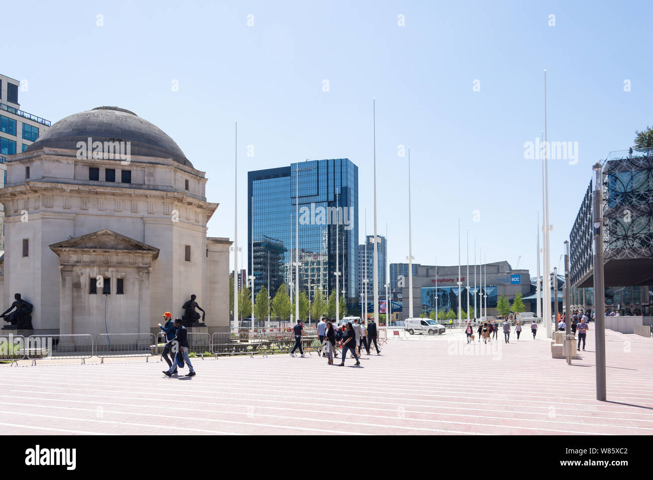 Modern birmingham city centre architecture hi-res stock photography and ...