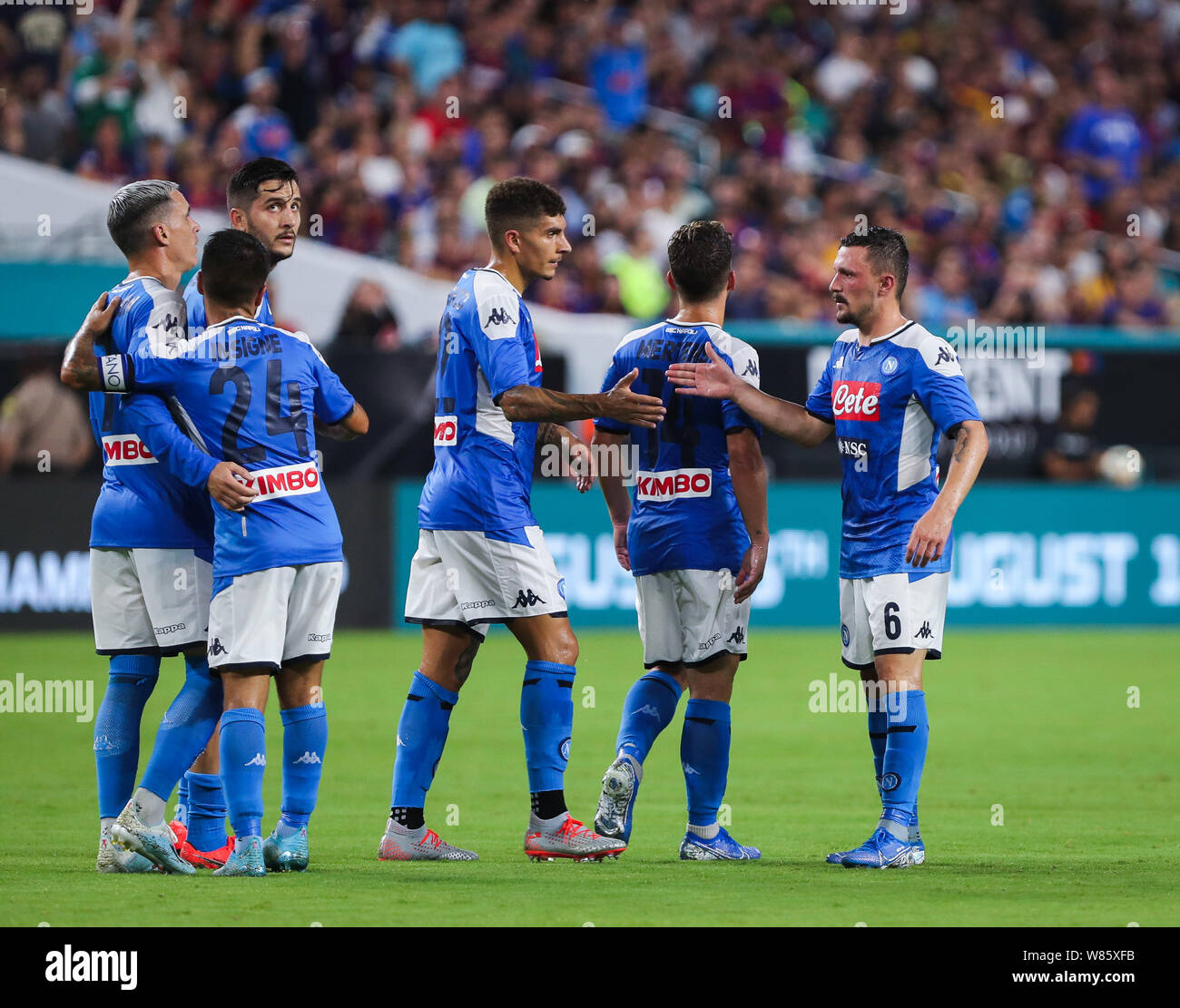Ssc napoli players celebrate hi-res stock photography and images - Alamy