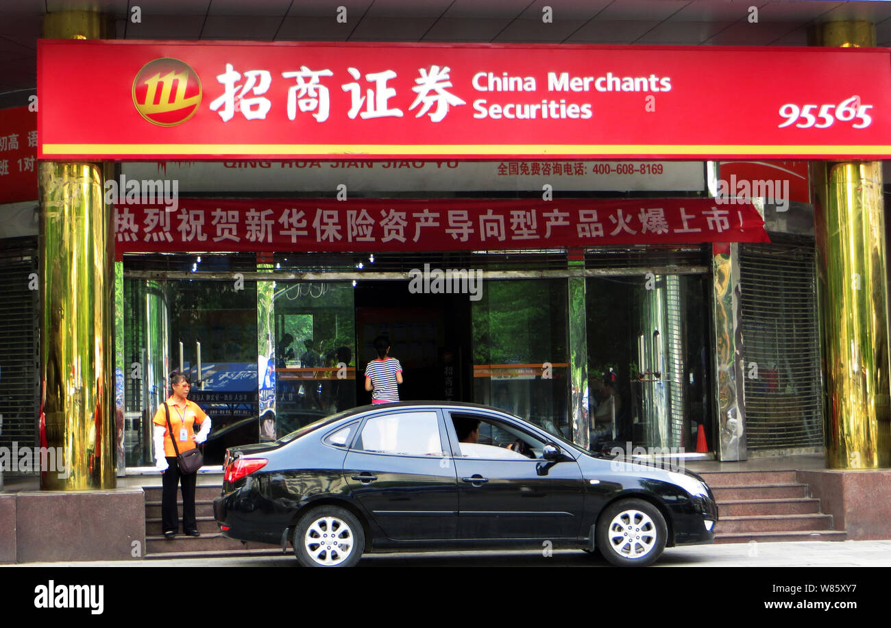 Car merchants hi-res stock photography and images - Alamy