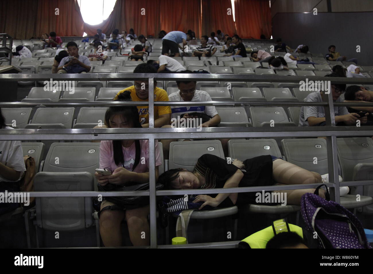 Students tutorial hi-res stock photography and images - Alamy