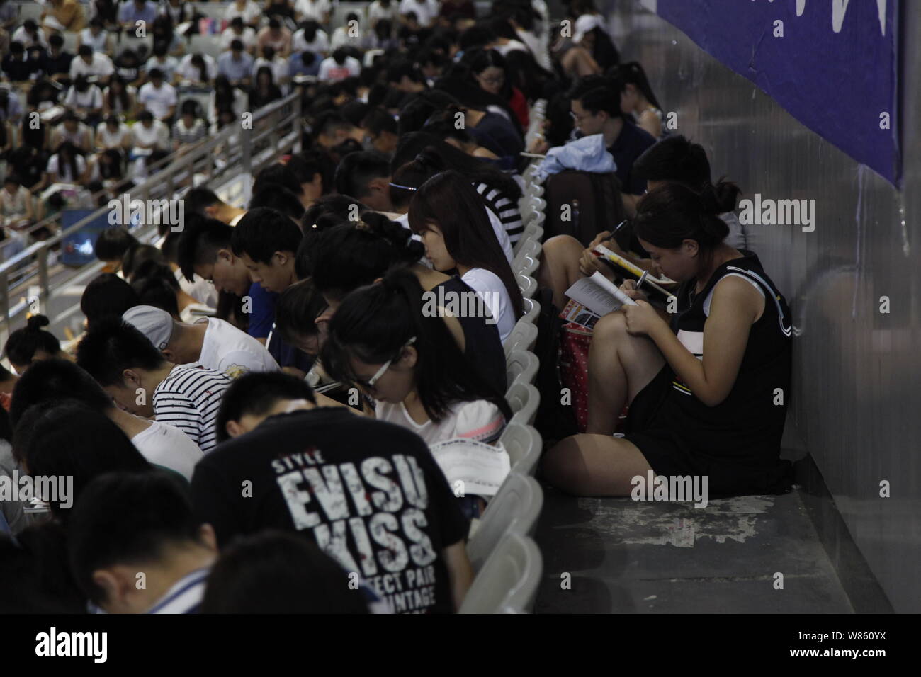 Chinese students take part in a tutorial and review session for the ...