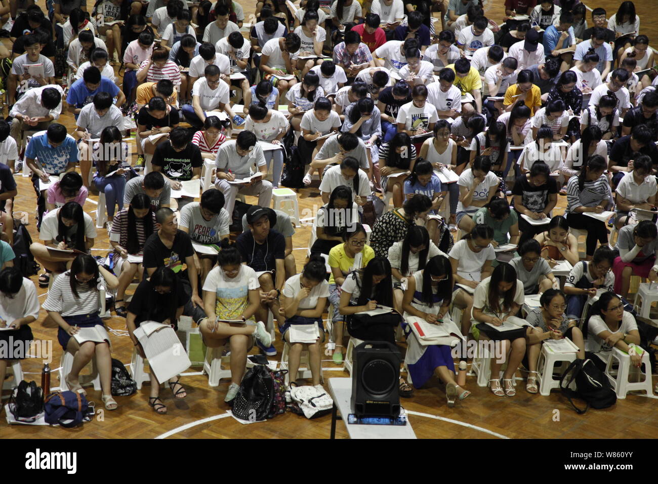 Chinese students take part in a tutorial and review session for the ...