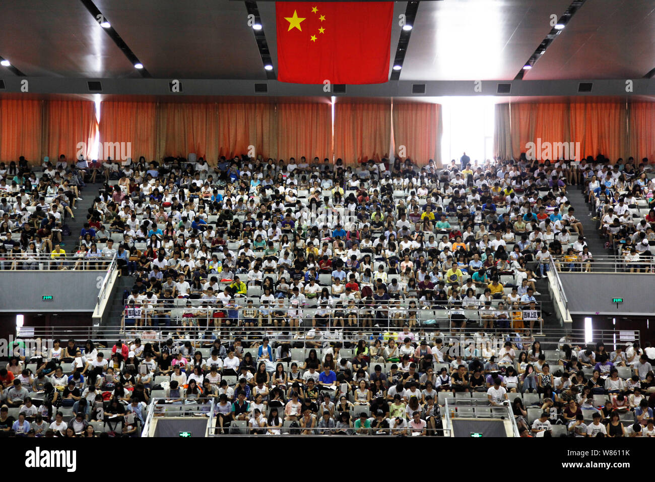 Chinese students take part in a tutorial and review session for the ...