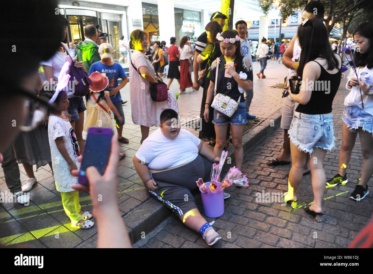 Overweight 11 year old boy hi-res stock photography and images - Alamy