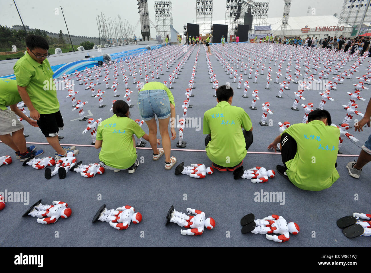 Guinness world record staff hi-res stock photography and images - Alamy