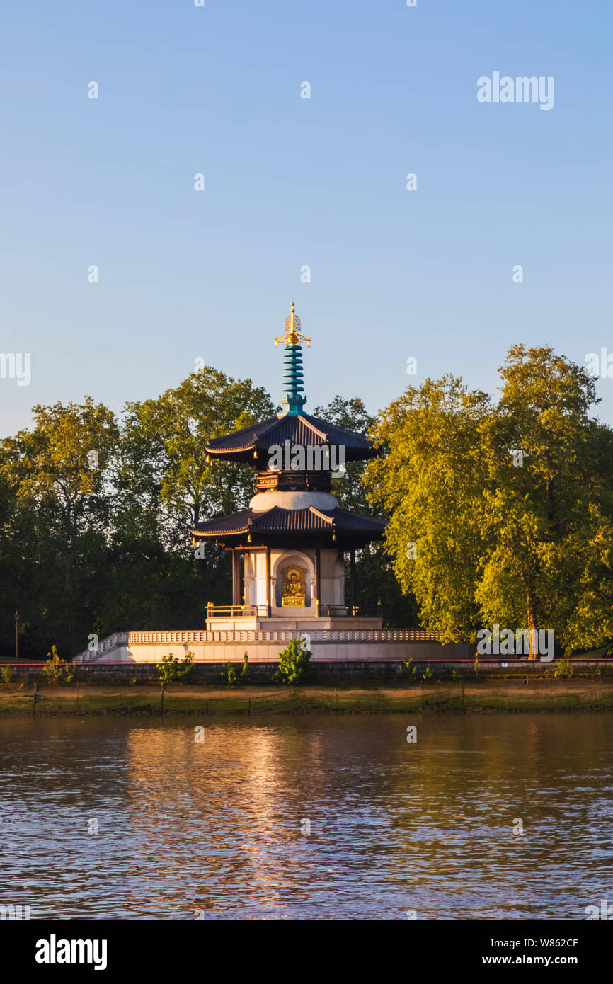 Vauxhall gardens hi-res stock photography and images - Alamy